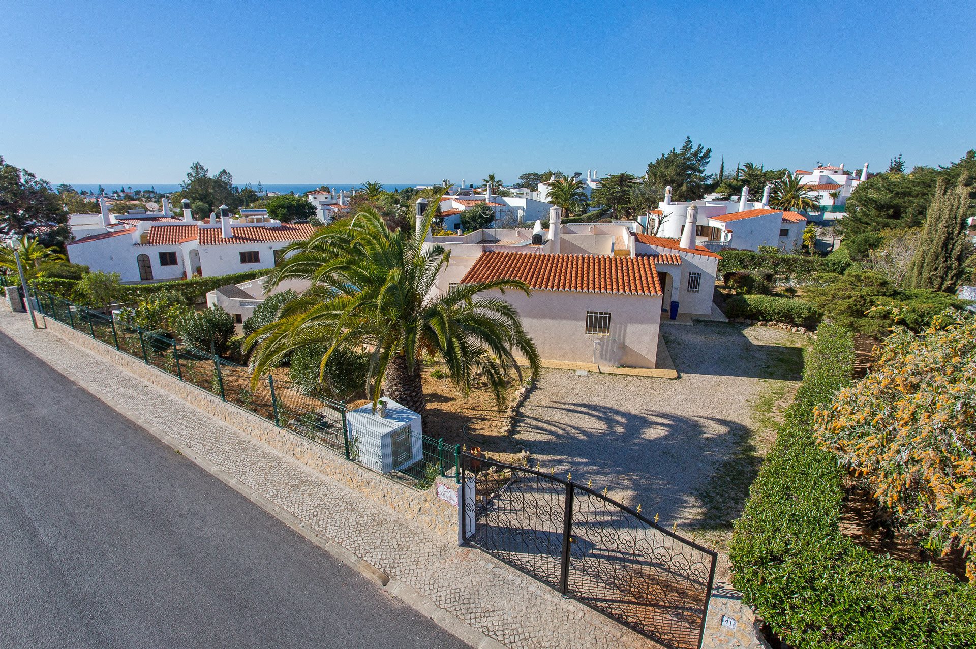 Villa Cor de Rosa In Carvoeiro, Algarve | Villa Plus