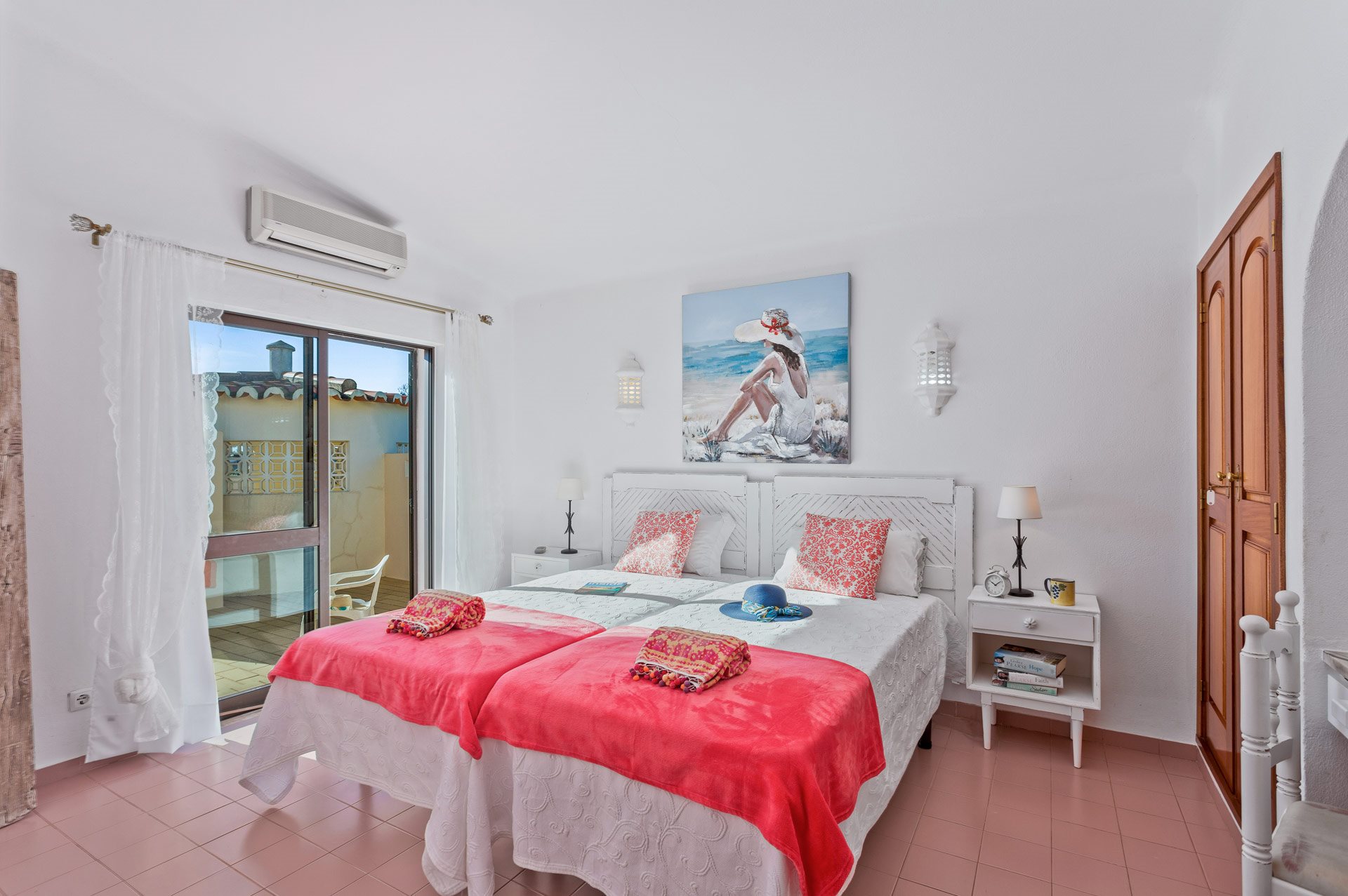 Villa Cor de Rosa In Carvoeiro, Algarve | Villa Plus