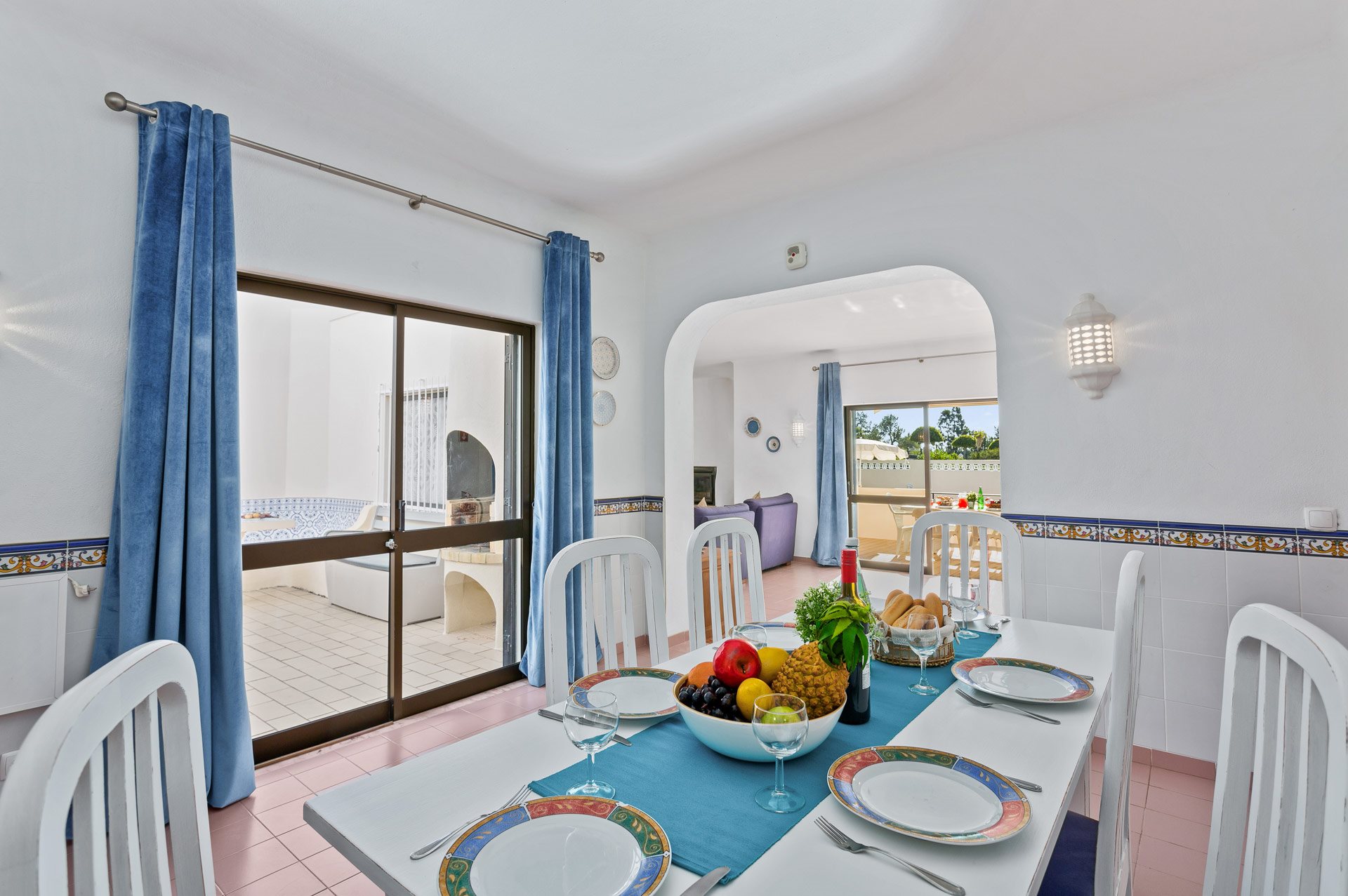 Villa Cor de Rosa In Carvoeiro, Algarve | Villa Plus