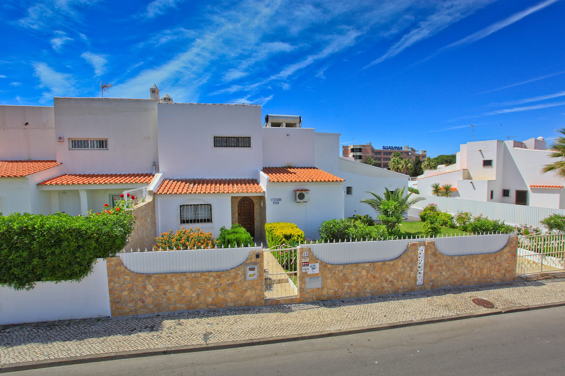 Villa Pina In Praia D’Oura, Algarve | Villa Plus
