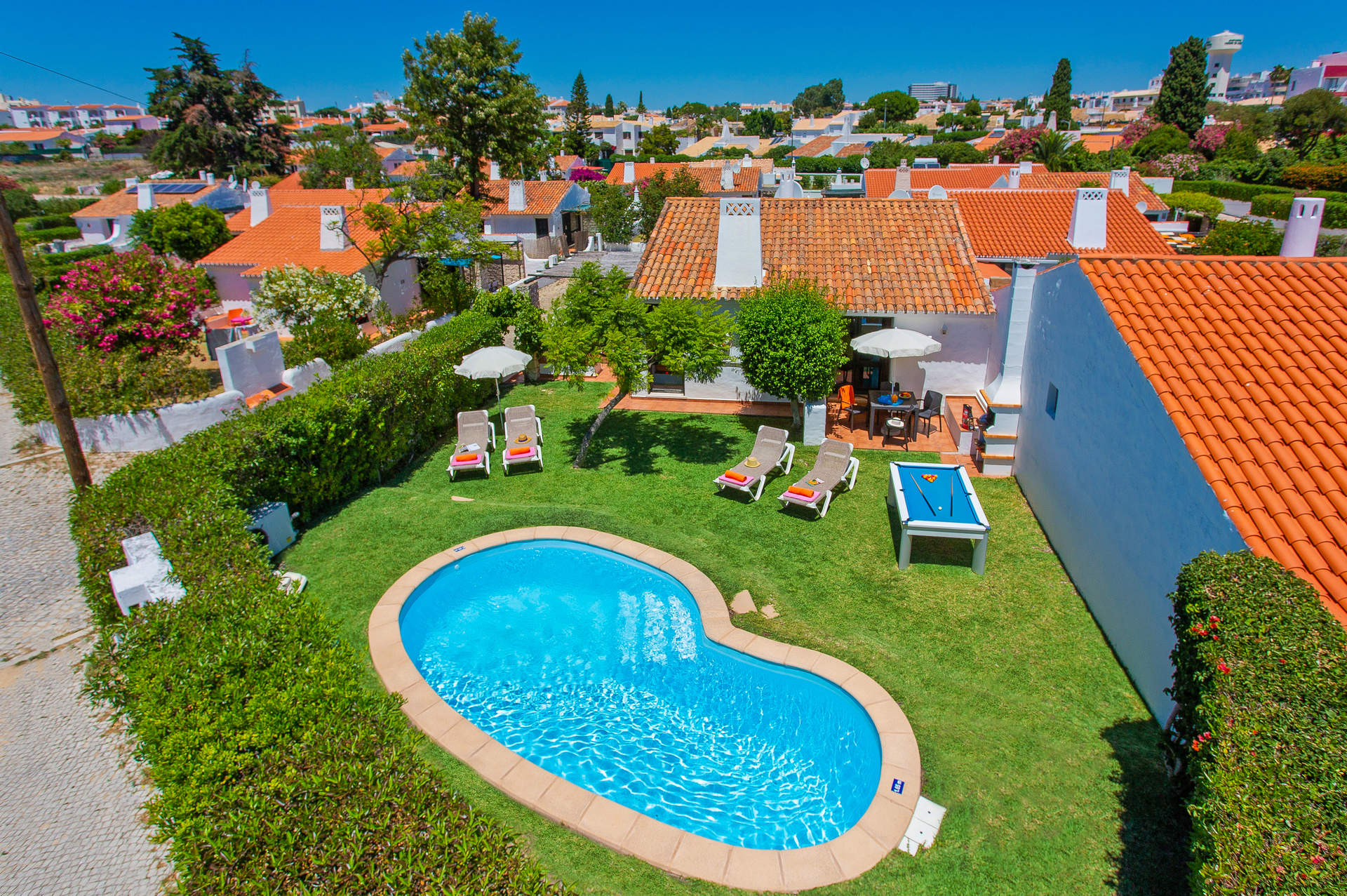 Villa Sueste In Praia D'Oura, Algarve | Villa Plus