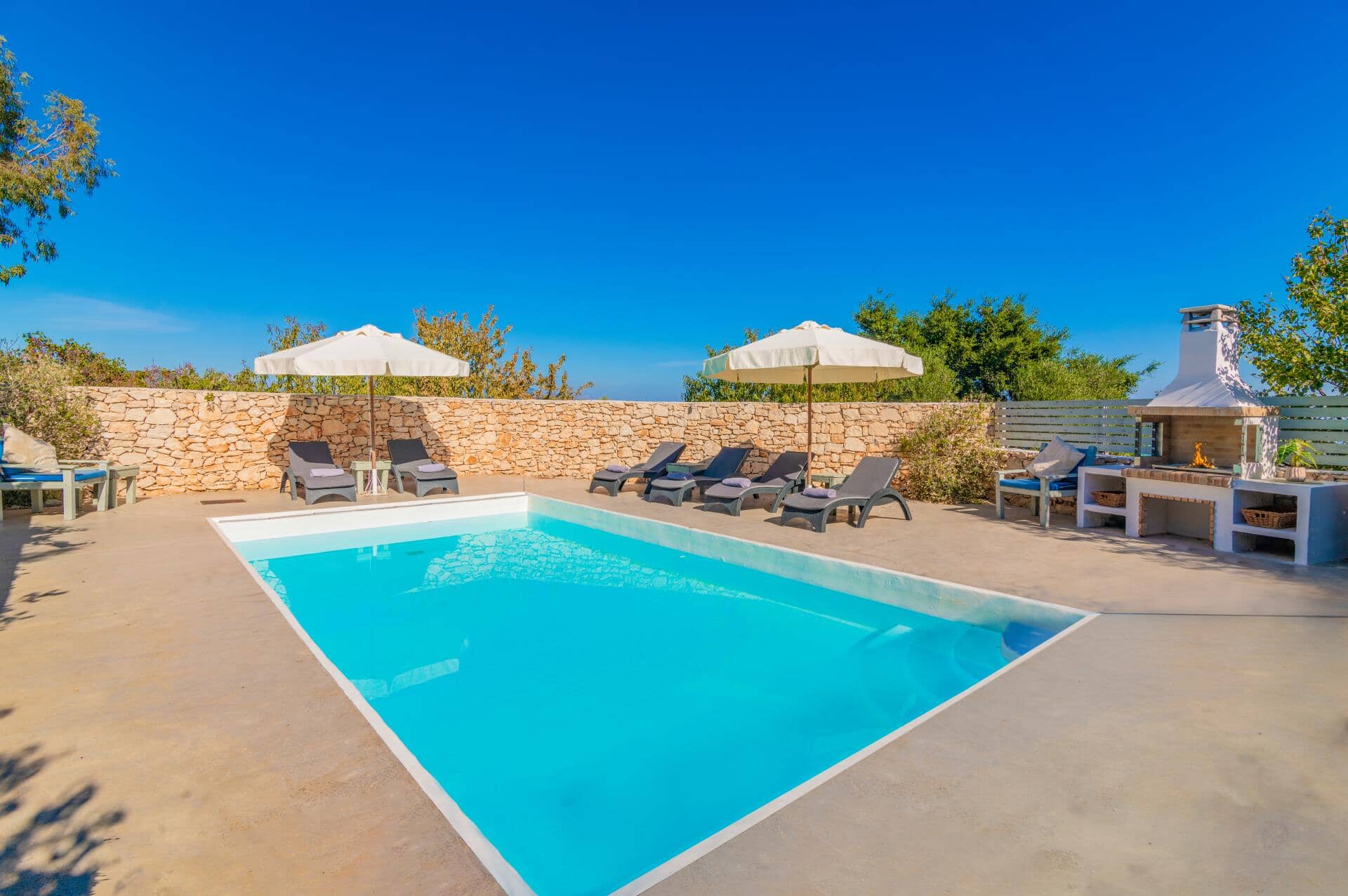 Villa Ilios In Agios Nikolaos, Zante | Villa Plus