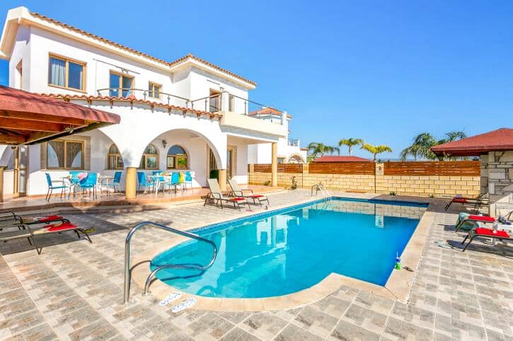 Villa Holiday Specialist | Hand-Picked Villas | Villa Plus