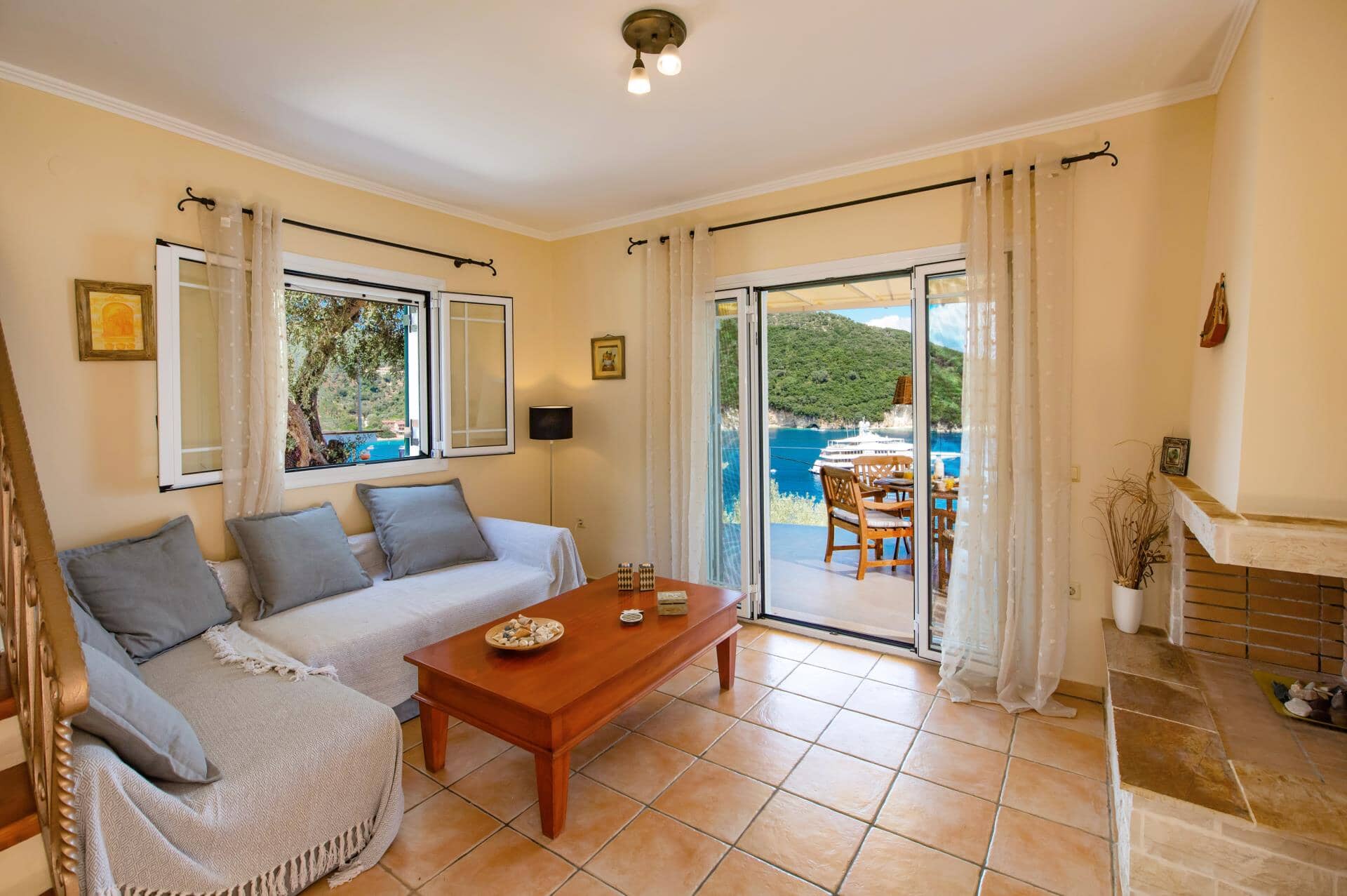 Villa Floisvos Desimi In Desimi, Lefkada | Villa Plus
