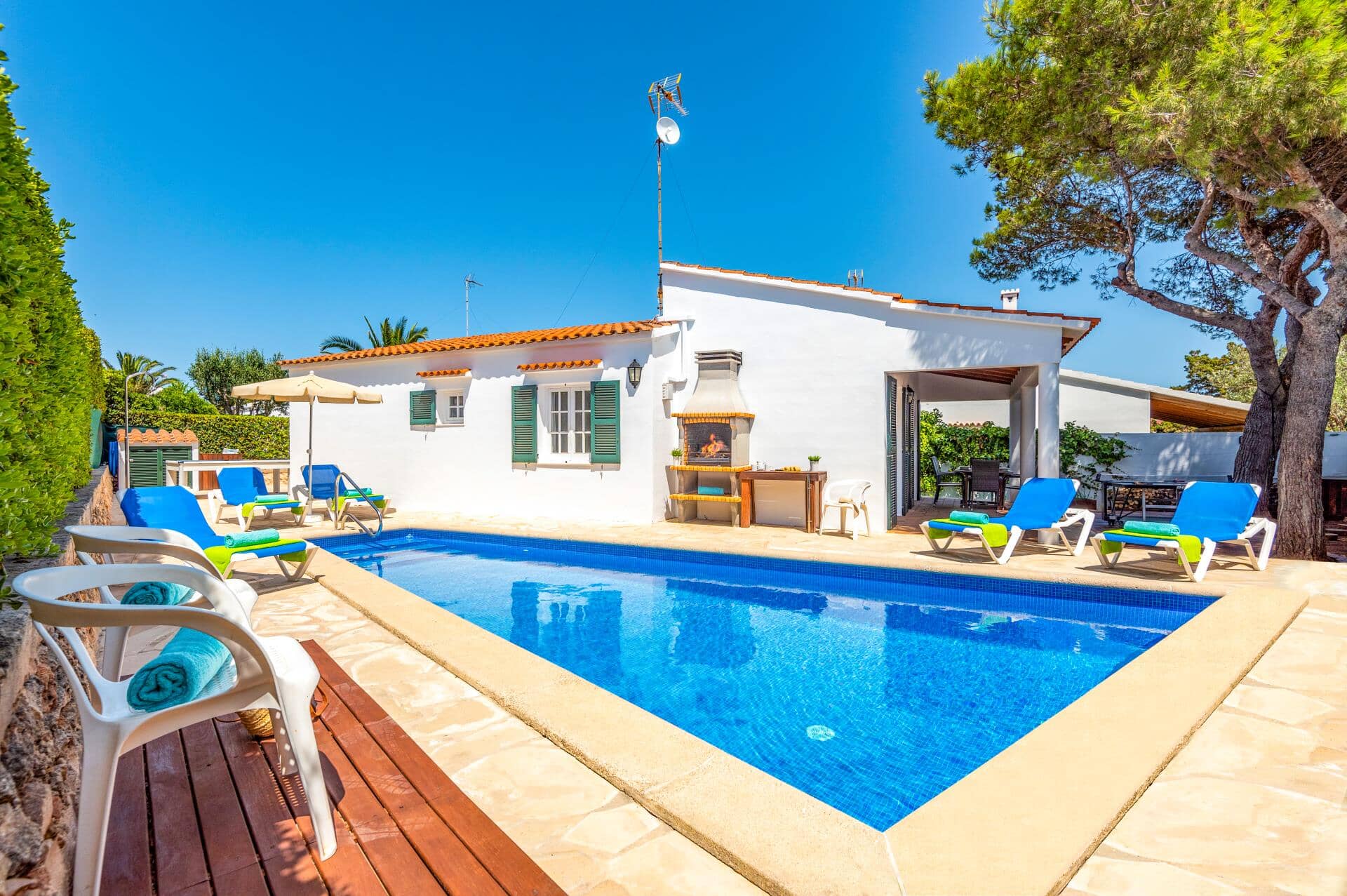 Villa Can Bolduc En Calan Blanes, Menorca | Villa Plus