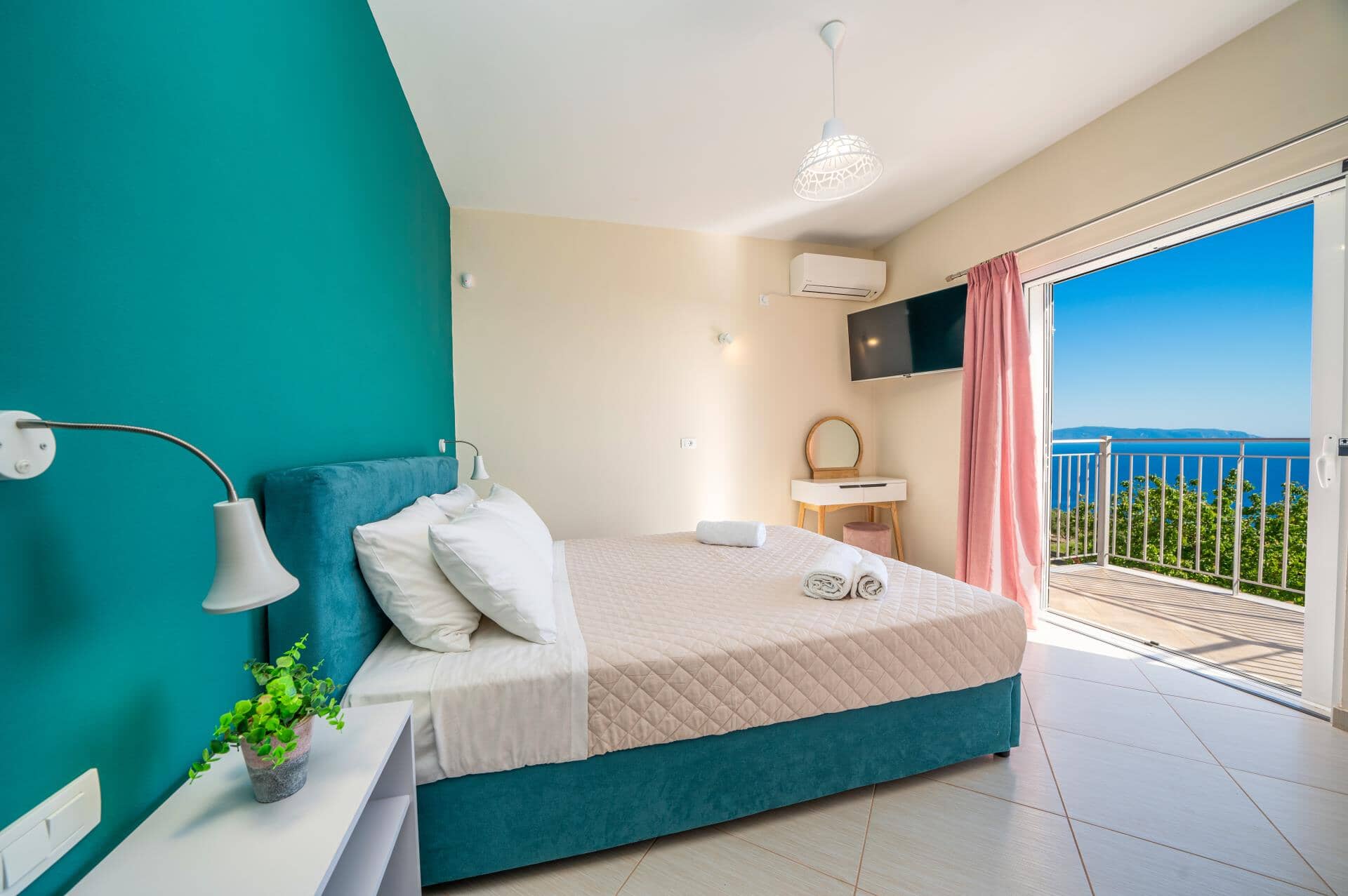 Villa Roz In Lourdas, Kefalonia | Villa Plus