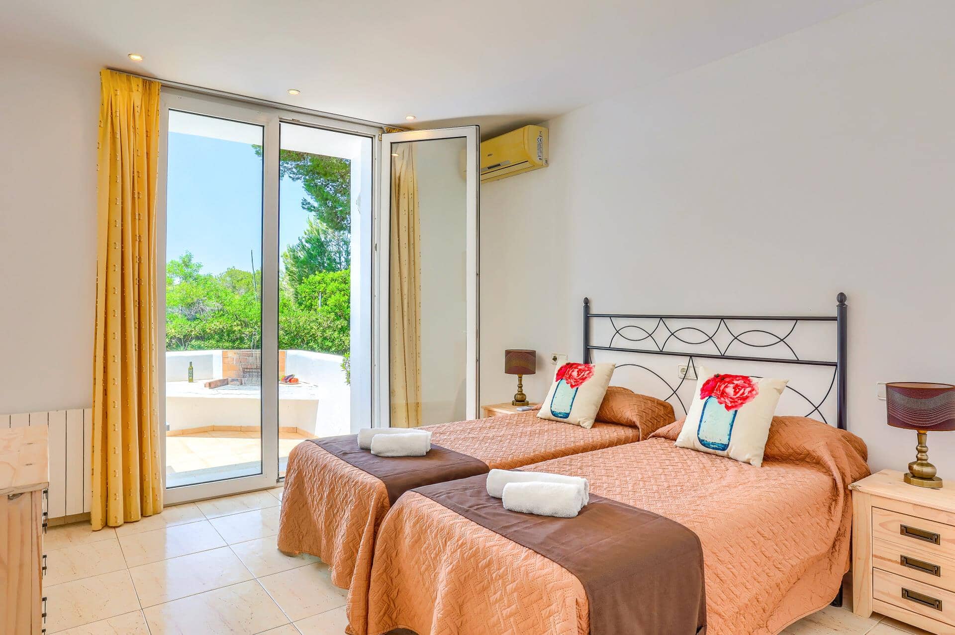 Villa Ses Arcades In Cala D'or, Majorca | Villa Plus