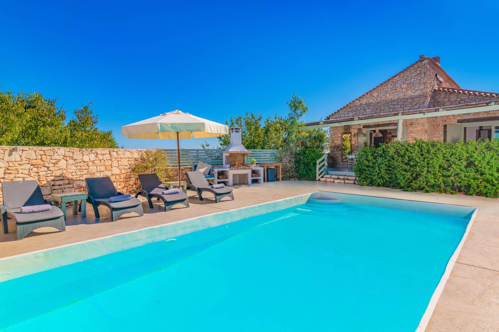 Villa Ilios In Agios Nikolaos, Zante | Villa Plus